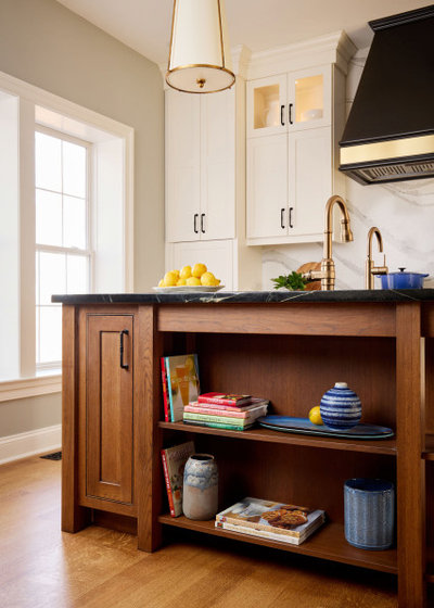 Kitchen of the Week: Zoned Layout and 4 Cabinet Finishes
