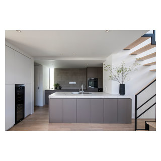 Iwe-house - Modern - Kitchen - Nagoya - by スレッドデザインスタジオ | Houzz