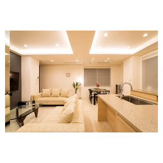 開放感あふれるイタリアンモダンの空間に生まれ変わったヴィンテージマンション - Modern - Living Room - Tokyo ...