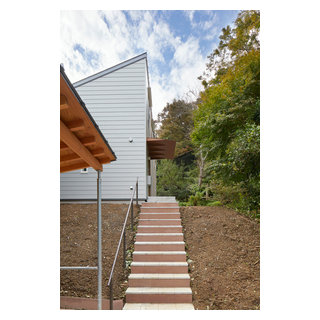 Continuing House - Modern - House Exterior - Other - by 中佐昭夫／ナフ・アーキテクト ...