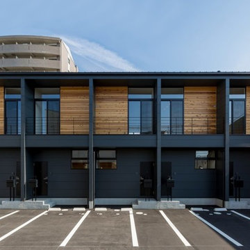 75 Rustic Apartment Exterior Ideas You'll Love - October, 2025 | Houzz