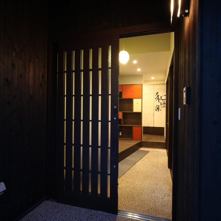 和風のおしゃれな玄関ドアの画像 75選 - 2025年9月 | Houzz (ハウズ)