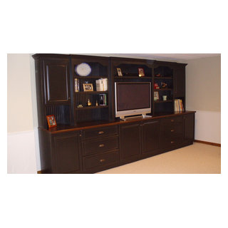 Custom built Wall Unit. - Classique - Sous-sol - Cleveland - par Senn's ...
