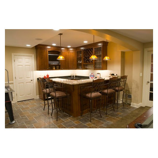 John & Debbie's Basement - Traditional - Basement - Chicago - by ...