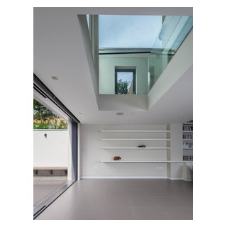 Ray of Light House, Southwark - Basement Lightwell - Modern - Basement ...