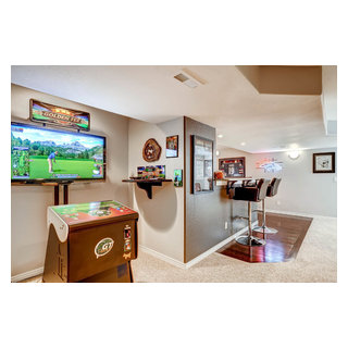 Sports basement - Modern - Basement - Denver - by D&G (DGHOMEPRO) | Houzz