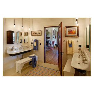 A Private Cabin - Traditional - Bathroom - Nashville - by Gilbert ...