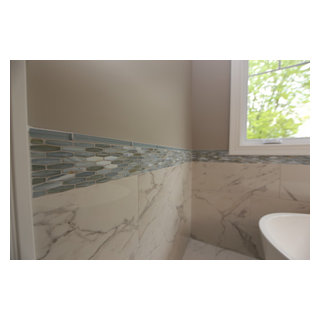 Accent Tile Strip Bathroom - Craftsman - Bathroom - Chicago - by User ...