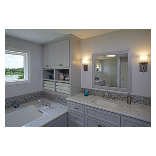 Accent Tile Wrap - Traditional - Bathroom - Minneapolis - by Tomco ...