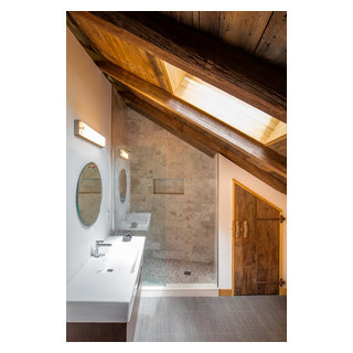 Addison Barn Guesthouse - Farmhouse - Bathroom - Burlington - by Silver ...