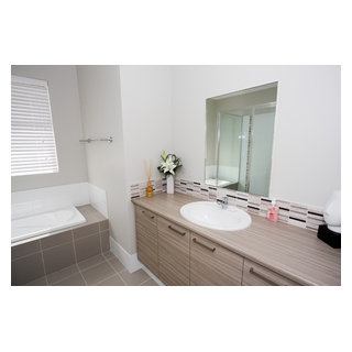 Austin Lakes Display - Contemporary - Bathroom - Perth - by Cachet ...