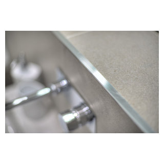 Bathroom - Escape Grey & Tile Edge Trim - Contemporáneo - Cuarto de ...