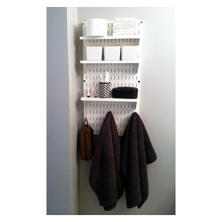 Bathroom Storage & Organization Ideas with Pegboard - Moderne - Salle ...