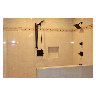 Bathroom with Custom-built Walk-in shower - Classique - Salle de Bain ...