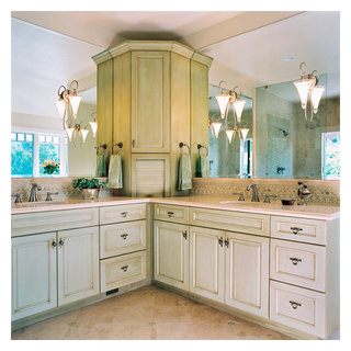 Beekley Master - Traditional - Bathroom - San Francisco - by Kitchens ...