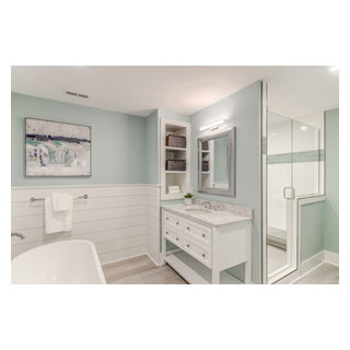 Captain's Deck, Seapath Yacht Club - Beach Style - Bathroom ...