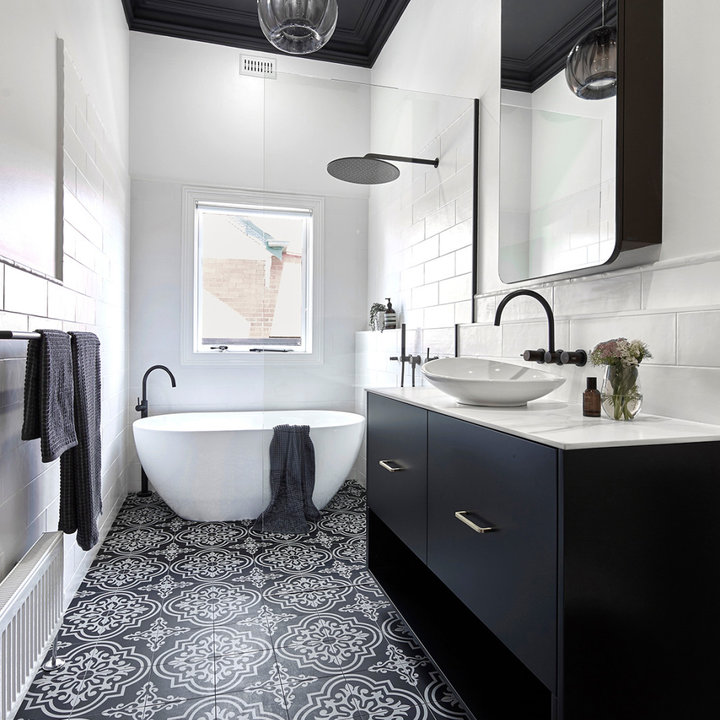Bathroom Nib Wall - Photos & Ideas | Houzz