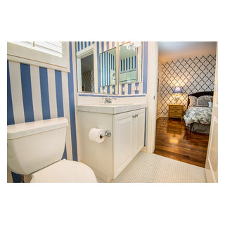 Cheerful Traditional in Burbank - Traditional - Bathroom - Los Angeles ...