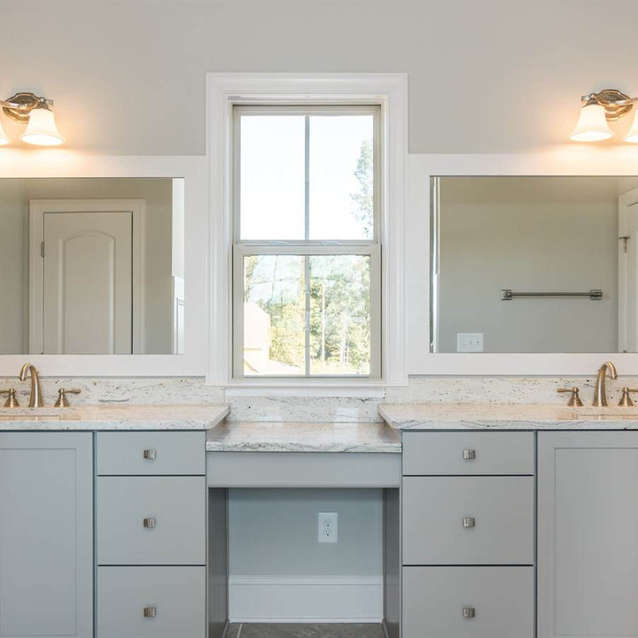Colonial Bathroom - Photos & Ideas | Houzz
