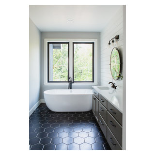 Dreamy Modern Farmhouse - Farmhouse - Bathroom - Seattle - by Neff ...