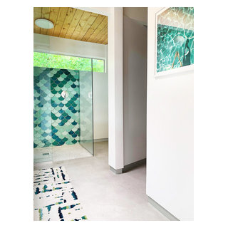Eichler Palms Fish Scale Shower Wall - Midcentury - Bathroom - Other ...