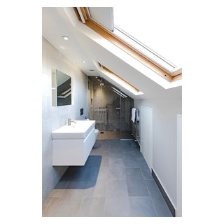 ensuite loft bathroom in eaves - Contemporain - Salle de Bain - Londres - par VC Design ...