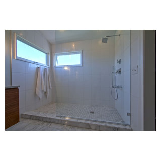 Extra Long Master Shower with Partition Glass, No Door - Contemporary ...
