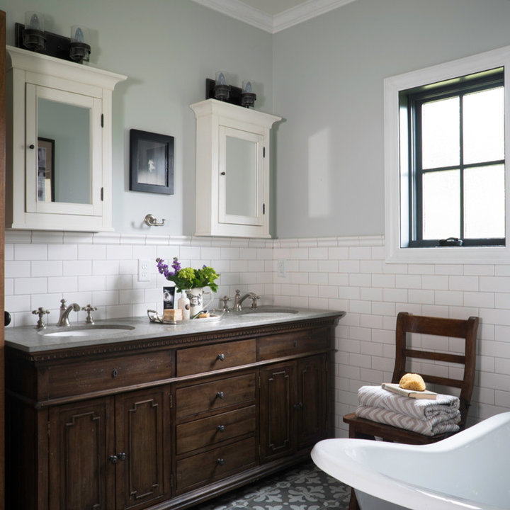 75 Farmhouse Master Bathroom Ideas You'll Love - September, 2025 | Houzz