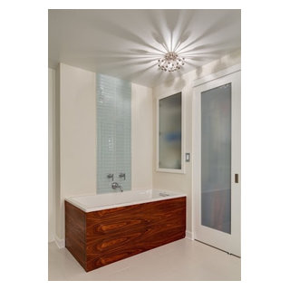 Gold Coast: State St. - Modern - Bathroom - Chicago - by Lugbill ...