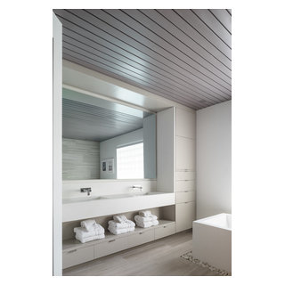 High-tech Spa - Modern - Bathroom - Miami - by Raizin Design | Houzz