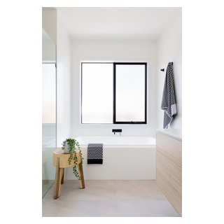 Iluka - Contemporary - Bathroom - Melbourne - by The Little Brick ...