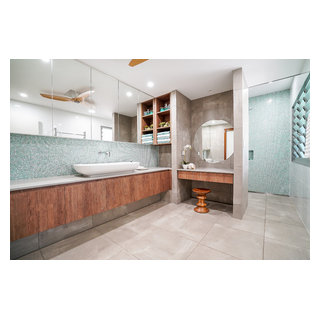 Knuckey Lagoon House - Beach Style - Bathroom - Darwin | Houzz