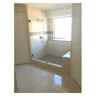 Large traditional walk in shower with bench - Traditional - Bathroom ...