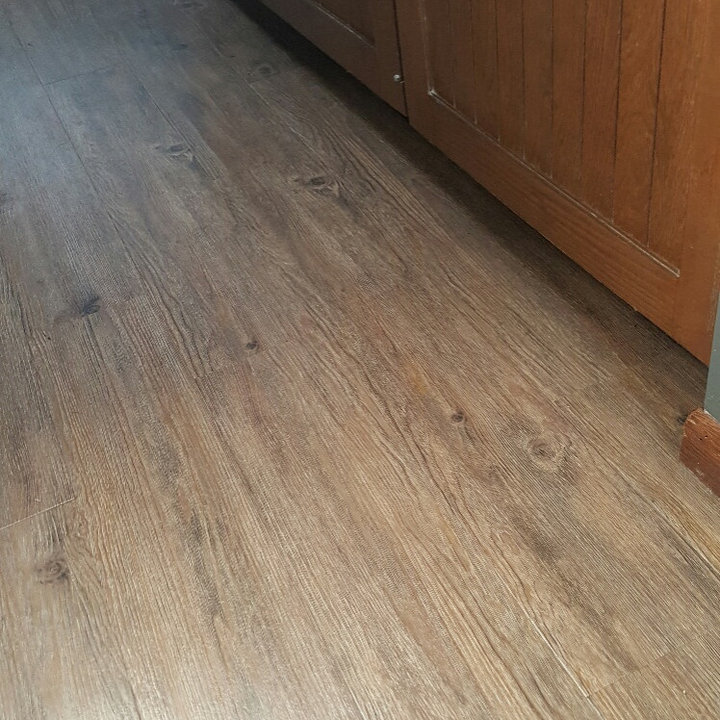 75 Vinyl Floor Bathroom Ideas You'll Love - September, 2025 | Houzz