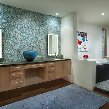 Back To Back Vanity - Photos & Ideas | Houzz