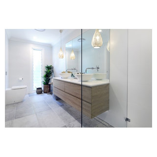 Master Suite: Bedroom - Walk through robe - ensuite - Contemporary ...