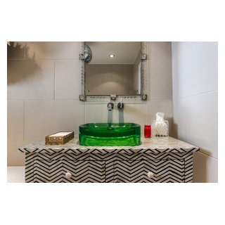 Medical Center - Modern - Bathroom - Houston - by Studio Bespoke | Houzz