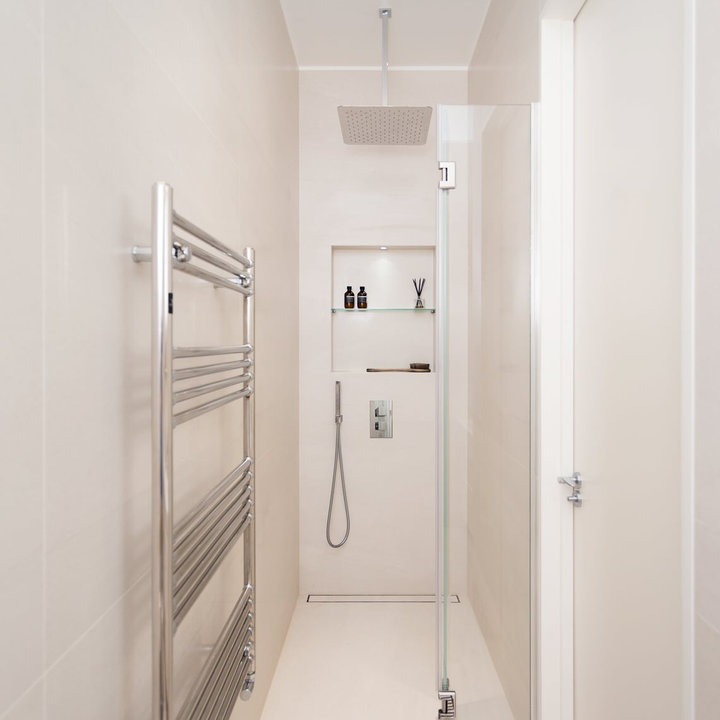 Tiny Bathrooms With Shower - Photos & Ideas | Houzz