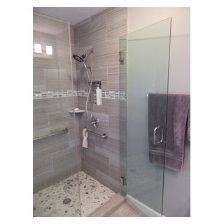 Modern Twists in a Master Bathroom - Moderne - Salle de Bain ...