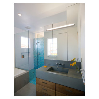 Modern Victorian - Modern - Bathroom - New York - by GRO Architects | Houzz