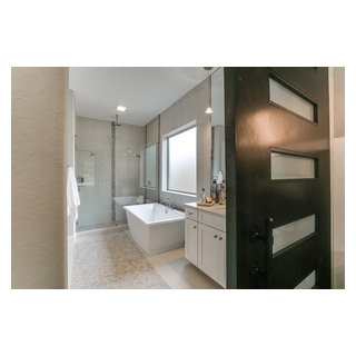 Newmark Homes - Master Bath - Modern - Bathroom - Houston - by Newmark ...