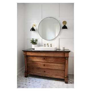Oak Reno - Farmhouse - Bathroom - Chicago - by Park and Oak Design | Houzz