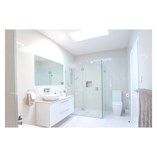 Parkside House - Contemporary - Bathroom - Central Coast - by Fabric ...