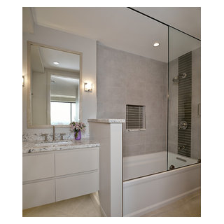 Penthouse Place - Contemporary - Bathroom - Houston - by Laura Manchee ...