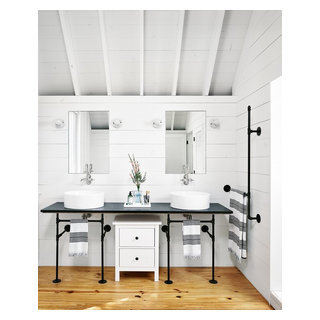 Perfect Wall House - Farmhouse - Bathroom - Austin - by Rauser Design ...