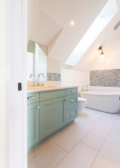 Houzz Tour: An Elegant Studio Apartment Over the Garage