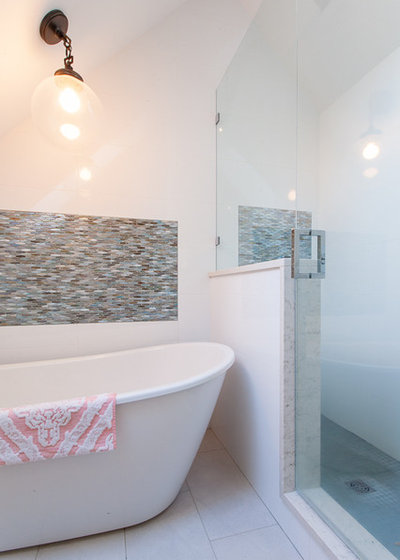 Houzz Tour: An Elegant Studio Apartment Over the Garage