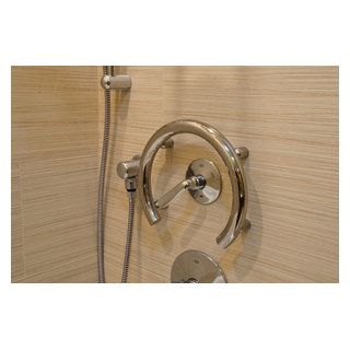 Porcelain tiles look like bamboo. - Contemporary - Bathroom ...