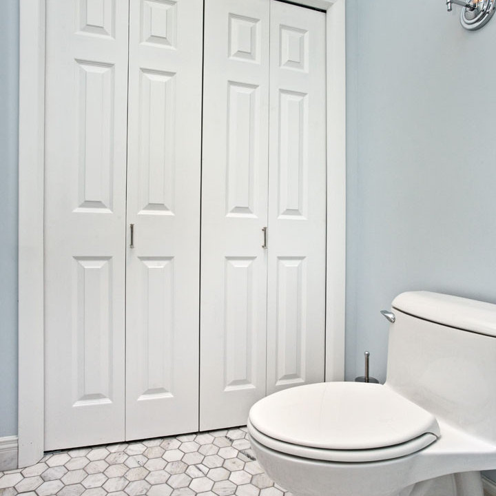 Private Water Closet - Photos & Ideas | Houzz