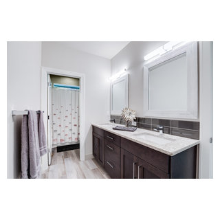 Rhoads Residence - Modern - Bathroom - Seattle - by J 3 Architects | Houzz